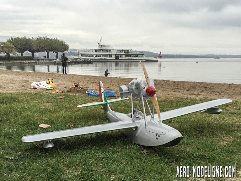 Le MACCHI M.33 de Kyosho, un hydravion rc sur le Lac Léman