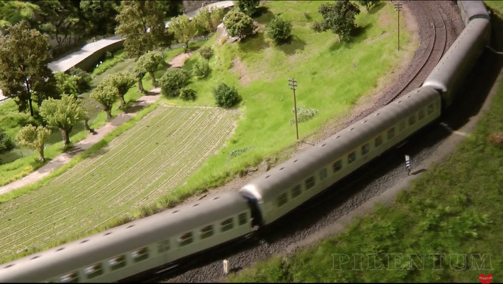 Modellbundesbahn : la gare d'Ottbergen, un des plus beau réseau HO allemand