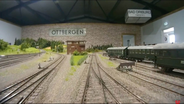 Modellbundesbahn : la gare d'Ottbergen, un des plus beau réseau HO allemand