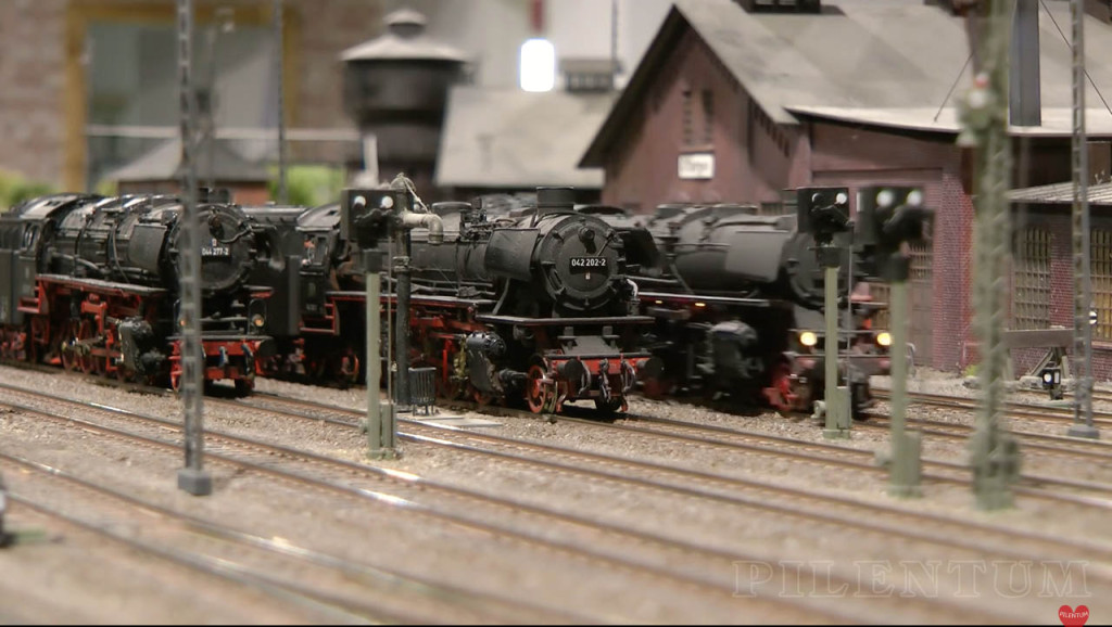 Modellbundesbahn : la gare d'Ottbergen, un des plus beau réseau HO allemand