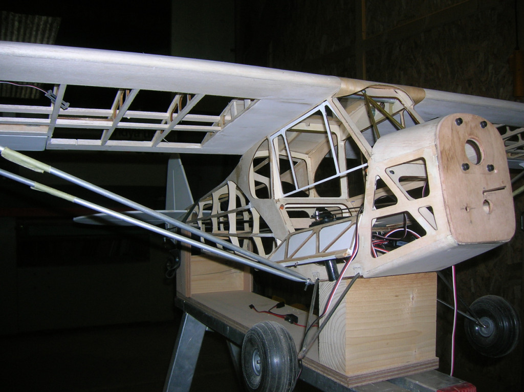 Les élèves construisent : le Piper Cub thermique de Joël - aero ...