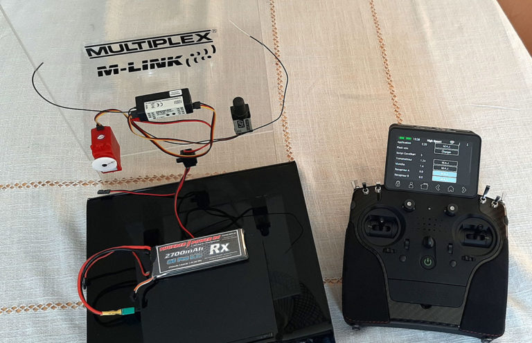 Radiocommande PowerBox Core Systems, highlights sur une radiocommande ...