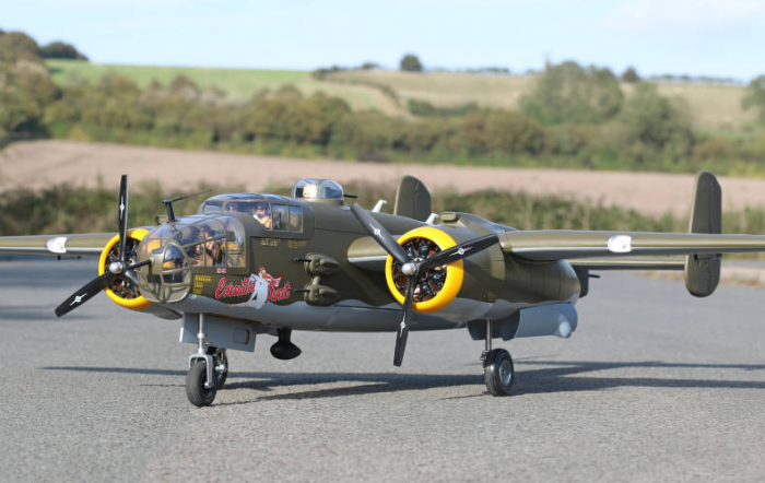 Construction d'un Nord-Américain B-25 Mitchell Seagull B25 2m40 - aero ...